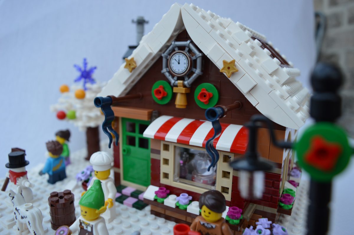 [Gastreview] LEGO Certified Professional Christmas Elf Café ...