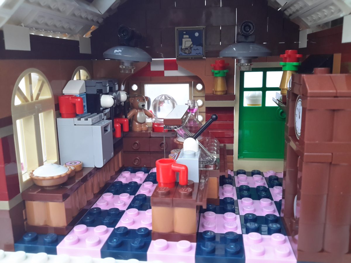[Gastreview] LEGO Certified Professional Christmas Elf Café ...