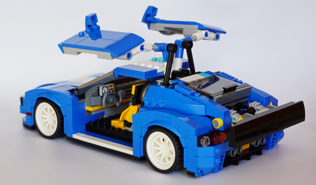 Review: LEGO Creator 31070 Turbo Track Racer - Bouwsteentjes.info