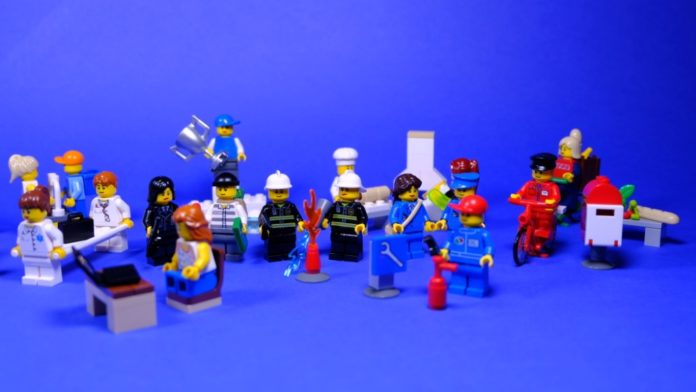 LEGO Education 9348 Community Minifigure Set review - Bouwsteentjes.info