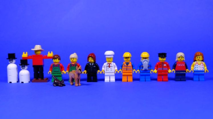 LEGO Education 9348 Community Minifigure Set review - Bouwsteentjes.info