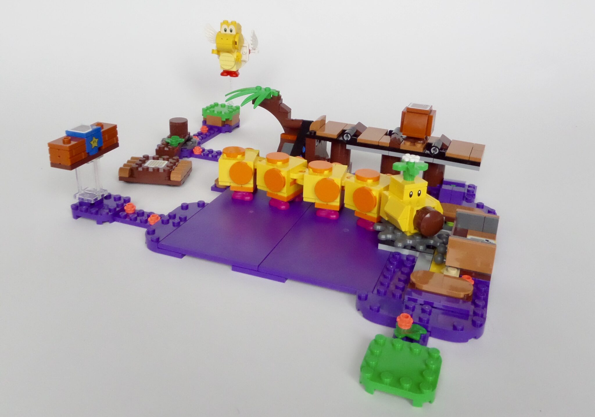[Review] LEGO Super Mario 71383 Wiggler's Poison Swamp - Bouwsteentjes.info