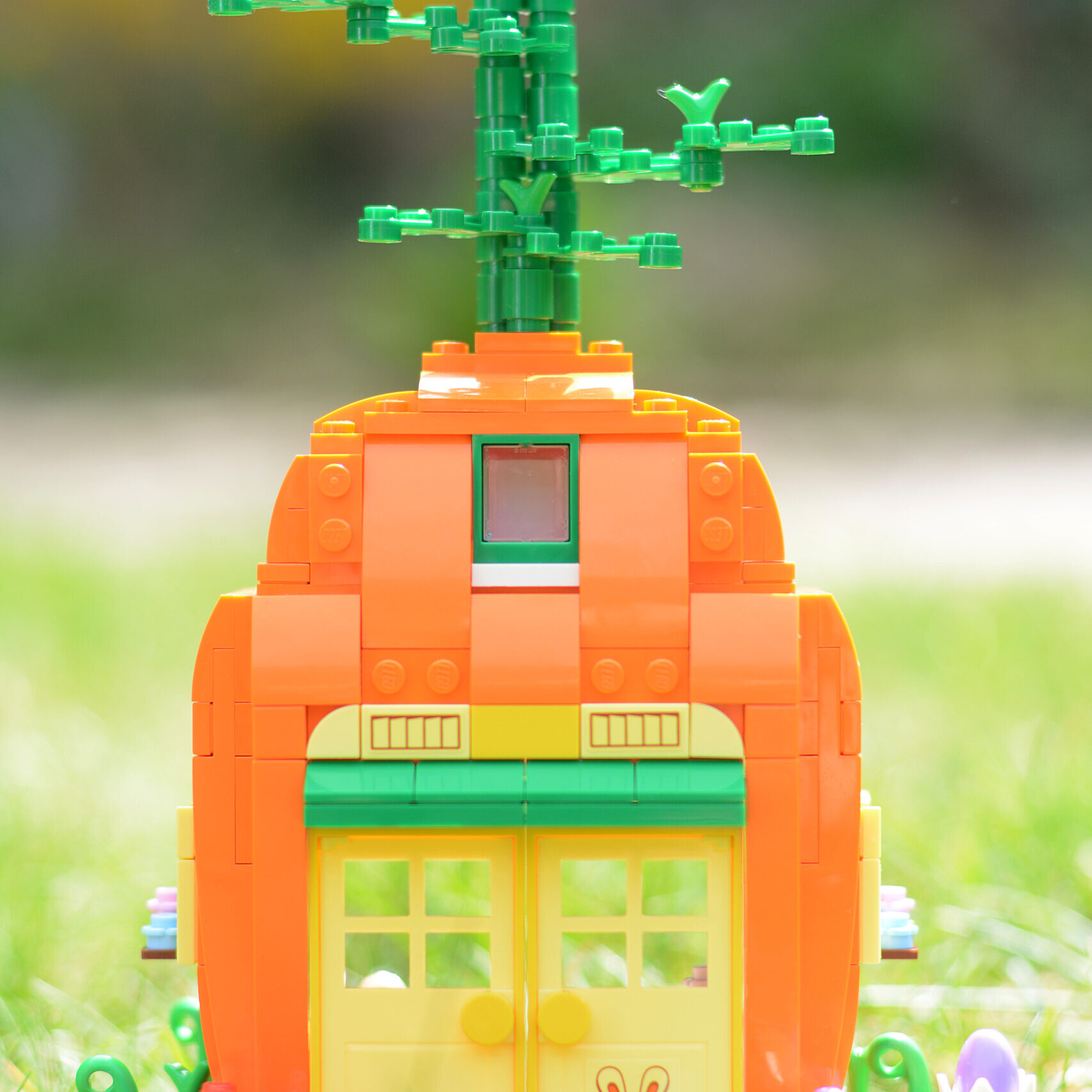 [RYS Paasspecial] LEGO MEGA Easter Bunny's Carrot House - Bouwsteentjes ...