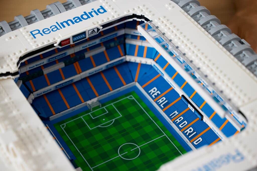 LEGO 10299 Real Madrid Santiago Bernabéu Stadium vanaf maart te koop ...