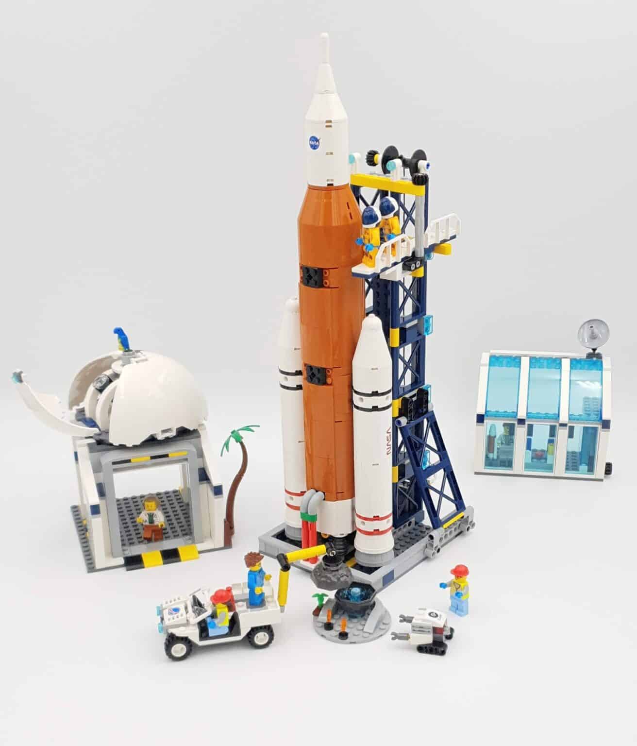 [Review] LEGO City 60351 Rocket Launch Center - Bouwsteentjes.info