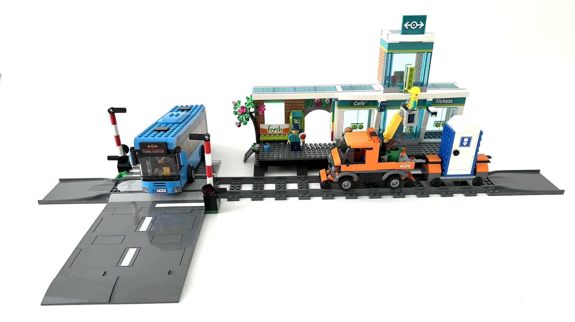 [Review] LEGO City 60335 Train Station - bereikbaar voor iedereen?