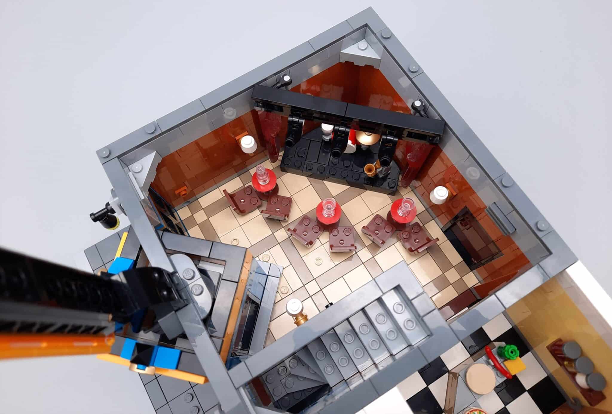 [Review] LEGO Icons 10312 Jazz Club - klink dit als muziek in de oren ...