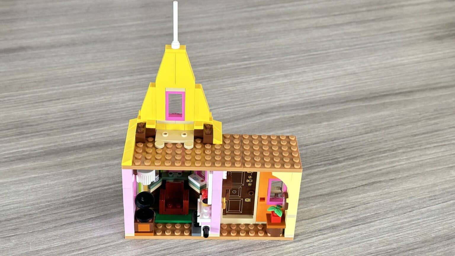 [Review] LEGO Disney 43217 'Up' House - een droomvlucht