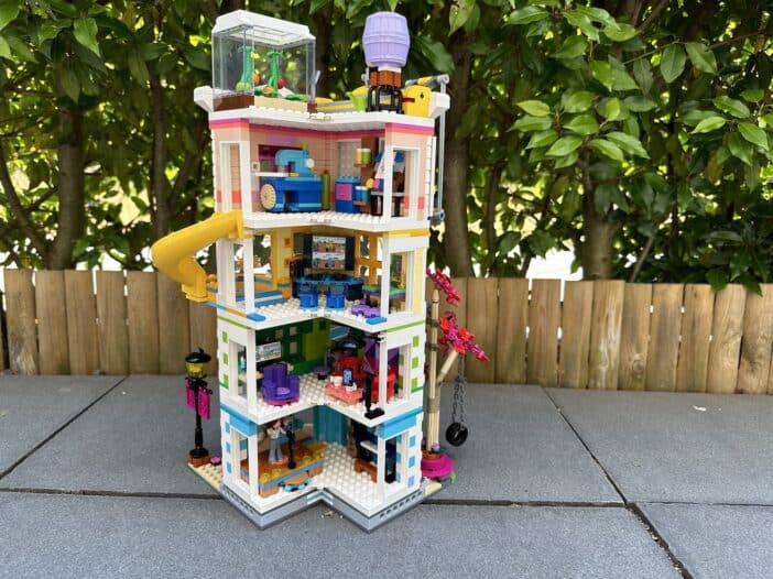 [Review] Zo kleurrijk is het LEGO Friends 41748 Heartlake City ...