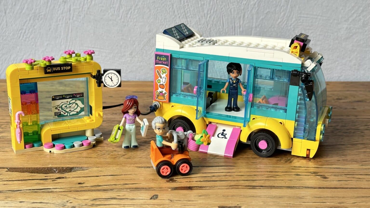 [Review] LEGO Friends 41759 Heartlake City Bus - dit busje komt zeker zo!