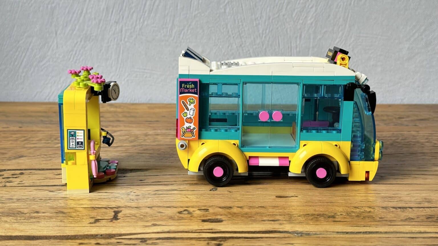 [Review] LEGO Friends 41759 Heartlake City Bus - dit busje komt zeker zo!