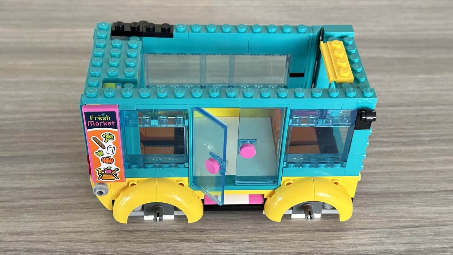 [Review] LEGO Friends 41759 Heartlake City Bus - dit busje komt zeker zo!