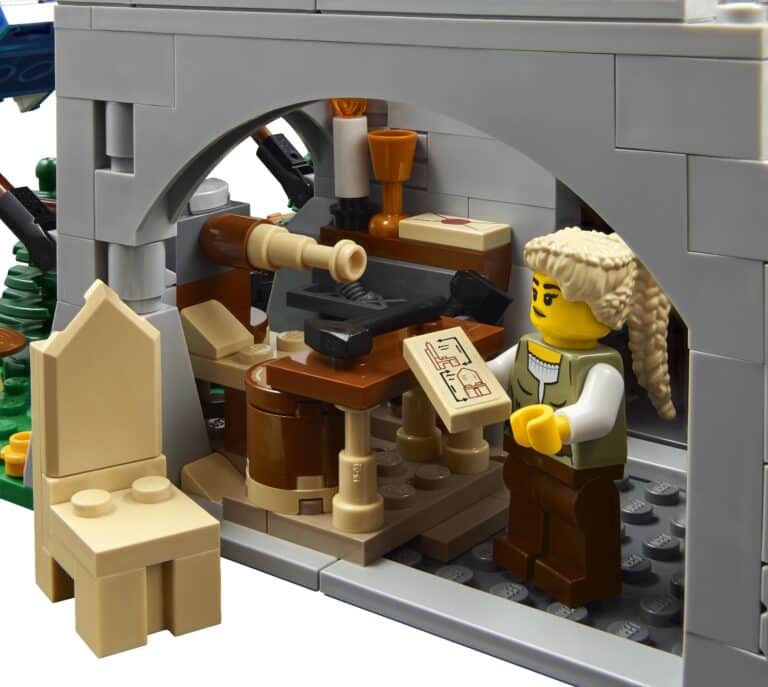 LEGO Icons 10332 Medieval Town Square
