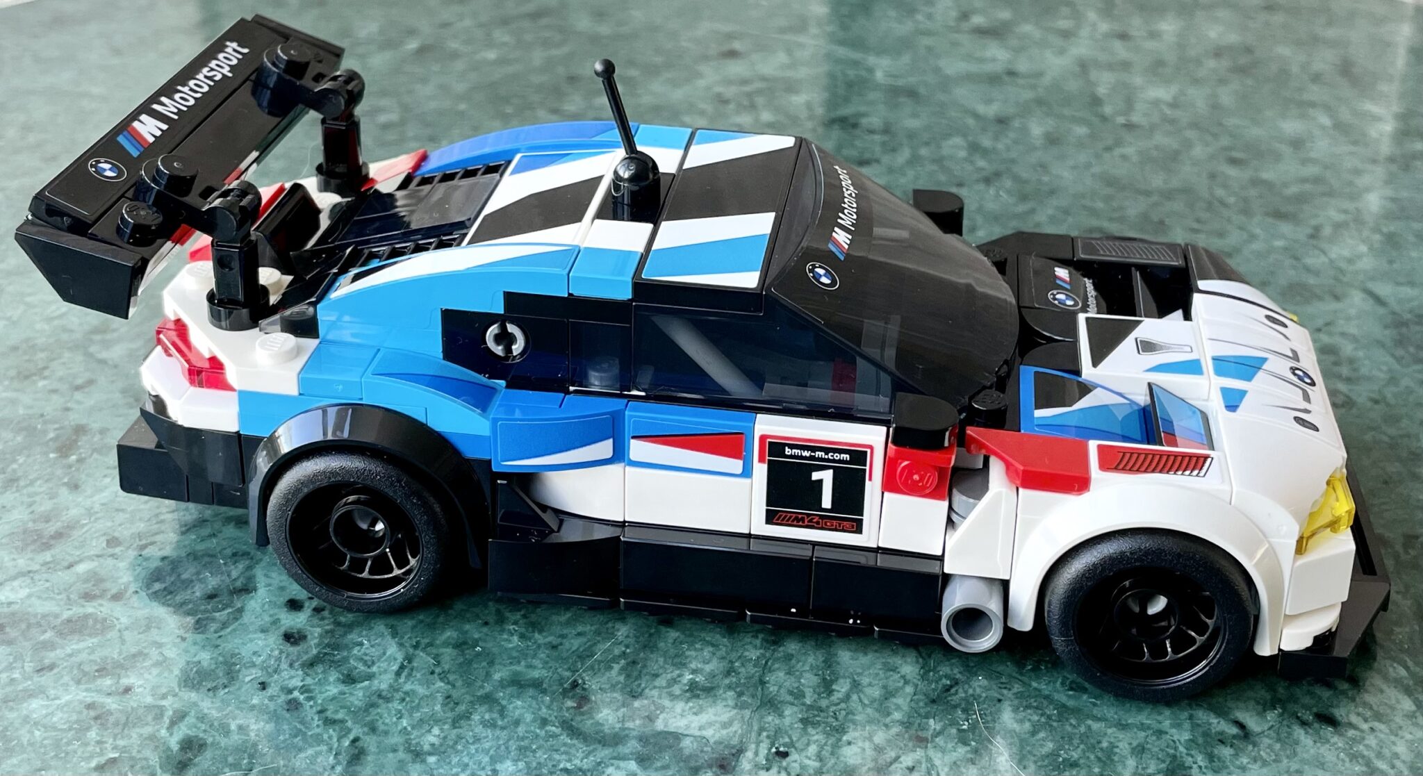 [Review] LEGO Speed Champions BMW M4 GT3 & BMW M Hybrid V8 - twee toppers?