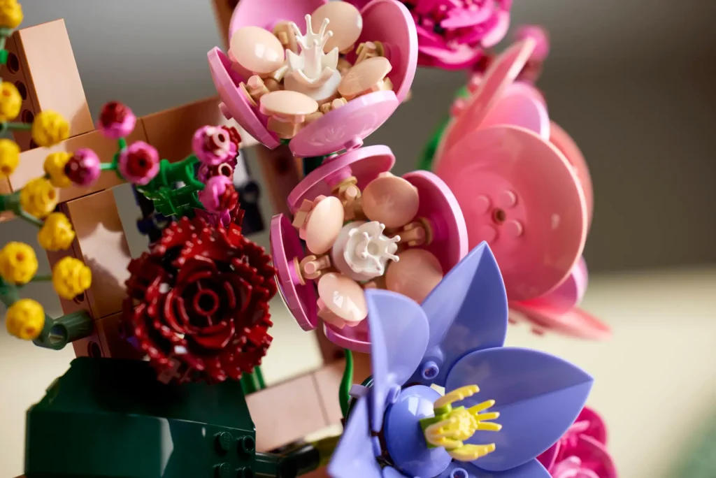 LEGO Botanicals 11503 Flower Wall aangekondigd voor een release in februari